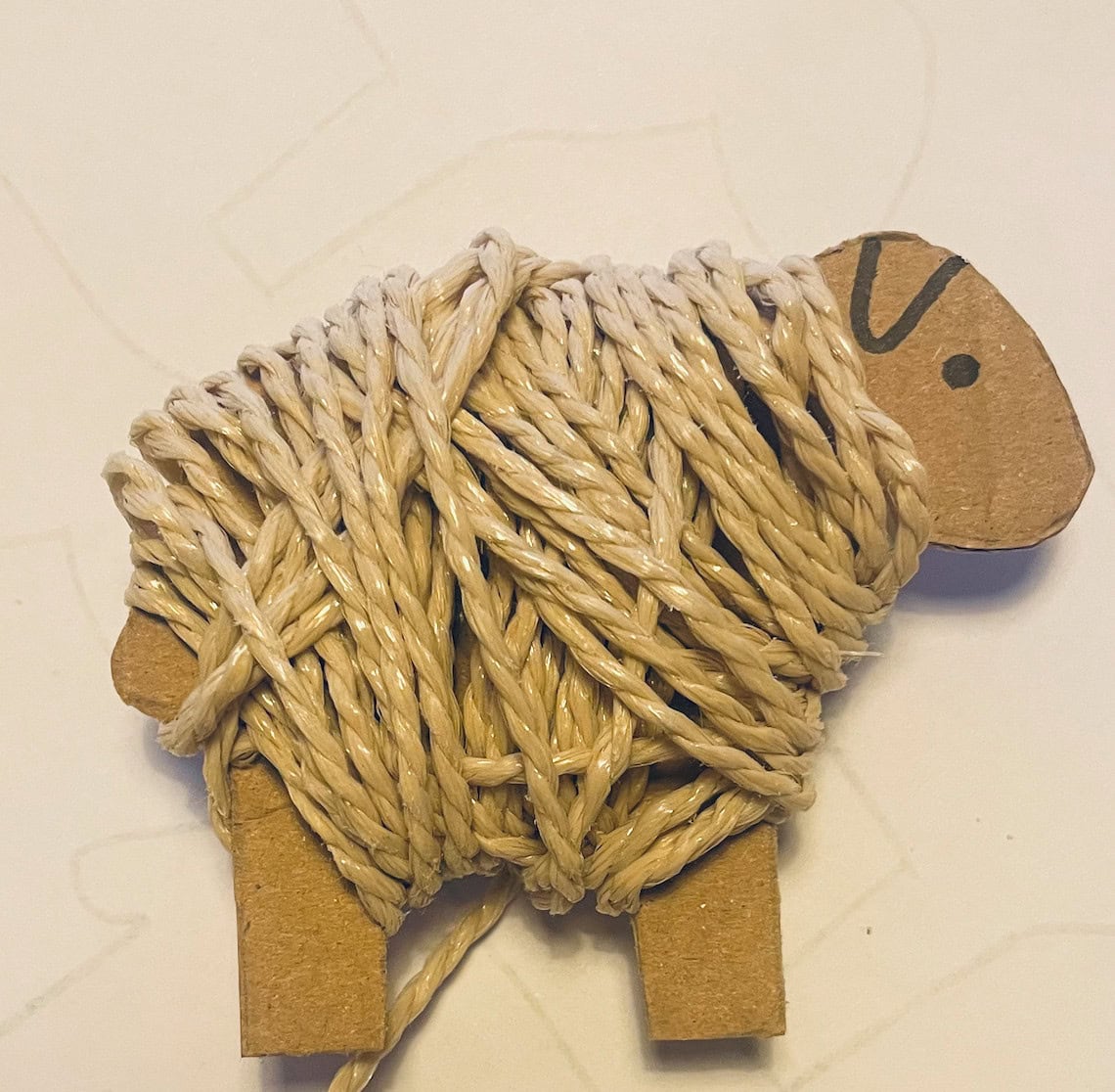 Schaf-Schablone zum Basteln - Gratis Vorlage | helpfully.de